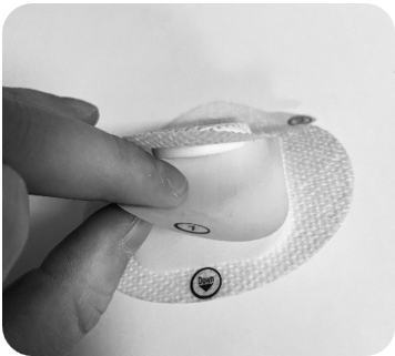 Samling og påsætning af sensor og plaster – SENS Innovation ApS